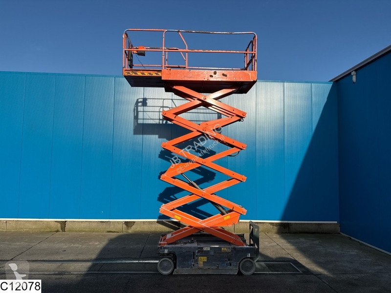 Used Genie GS-3246 self-propelled aerial platform H 11.75 mtr, Max 318 ...