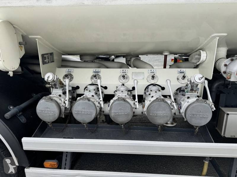 Used DAF CF oil/fuel tanker truck 340 Euro 6 - n°11354108