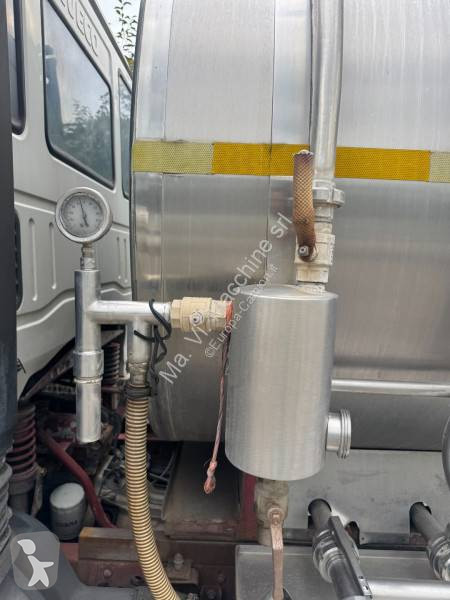 Camion cisterna trasporto alimenti Iveco Eurocargo 100 E 15 4x2 Gasolio ...