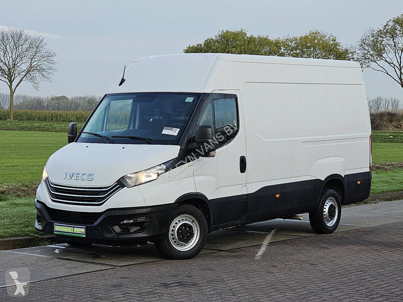 Fourgon utilitaire Iveco Daily 35S14 140 pk l2h2 15 dkm.! 4x2 Gazoil ...