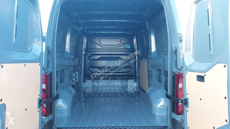 厢式货运车 雷诺 Master MASTER IV FG BVA GRIS FONCÉ F3500 L2H2 2.0 BLUE DCI ...
