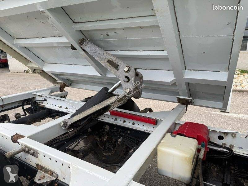 Veicolo commerciale con cassone ribaltabile trilaterale Iveco Daily Hi ...