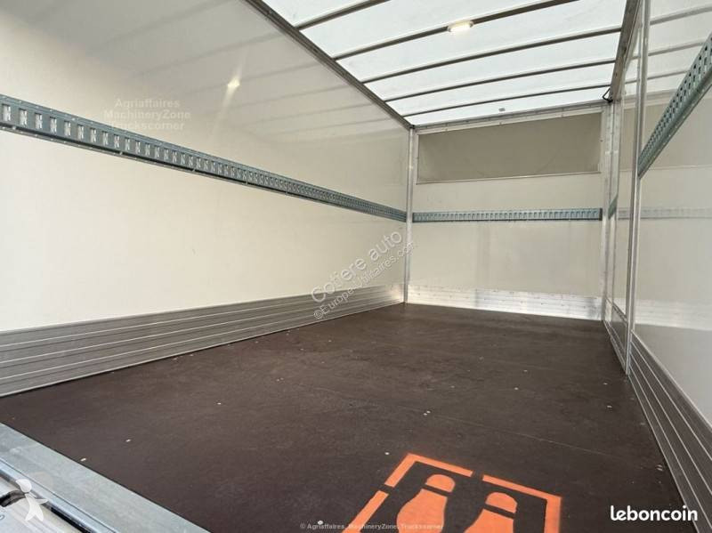 Utilitaire caisse grand volume Iveco Daily Hi-Matic 35C18 Gazoil neuf ...