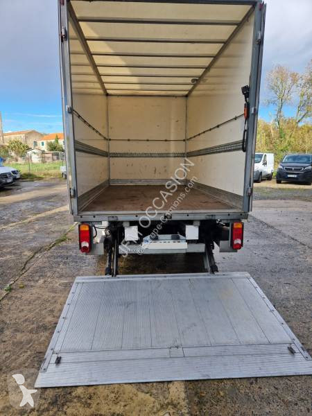 Utilitaire caisse grand volume Renault occasion - n°9920761